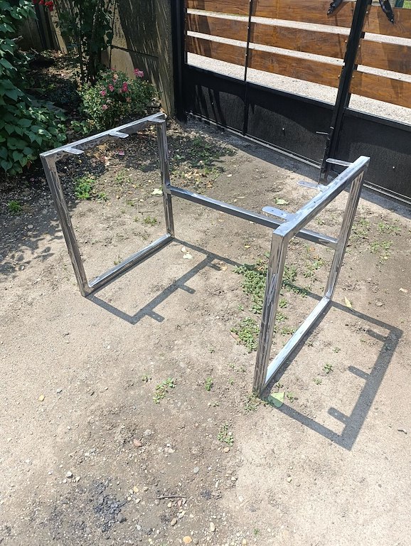 Izradjujem po vasoj Meri namestaj od metala u kombinaciji sa drvetom I