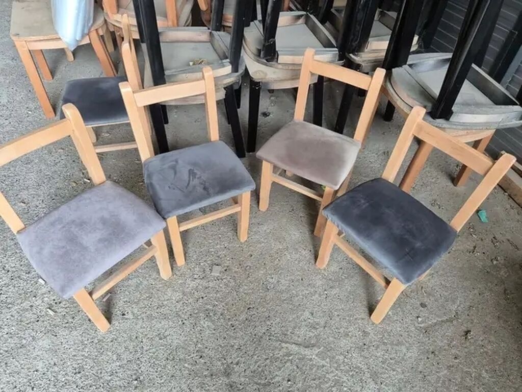Set drvene stolice sa tapaciranim sedištima - Materijal: masivno