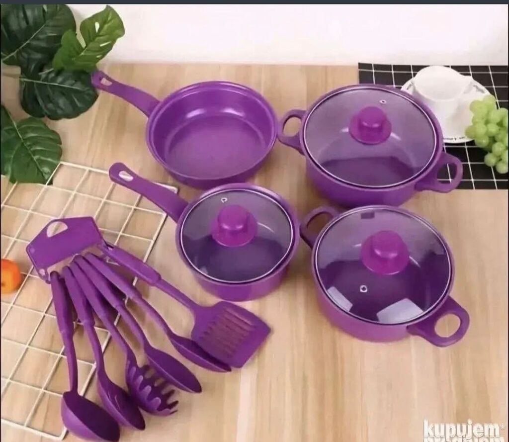 Set serpi i dodataka za kuhinju od 13 delova. Dostupno u crnoj i