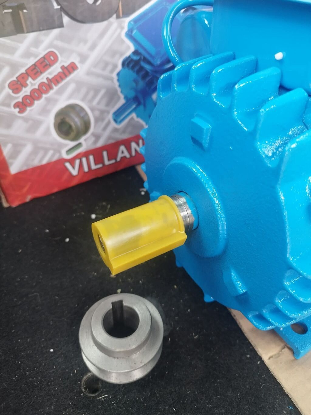Monofazni elektromotor od 3,5kW 3000 obrtaja.Cena: 14500 dinara. A
