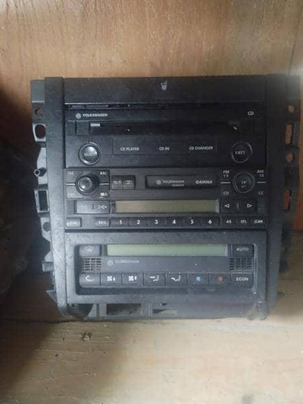 RADIO ZA VOLKSWAGEN GOLF 4 | Fabricki radio Golf 4 Delovi Golf 4
