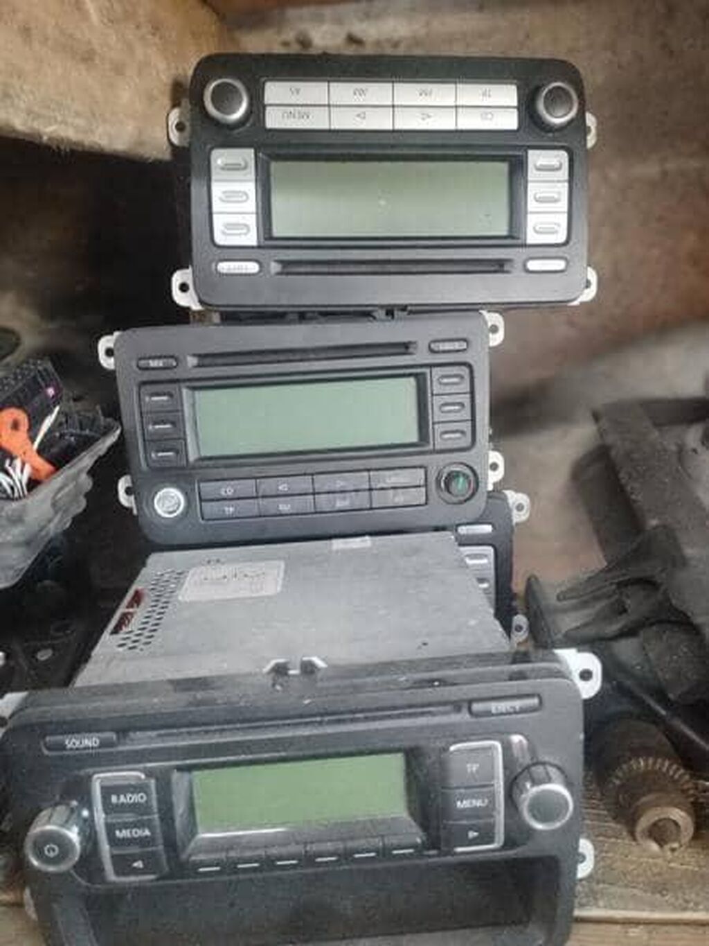 RADIO ZA VOLKSWAGEN GOLF 5, GOLF 6, JETTA . | Radio vise komada za