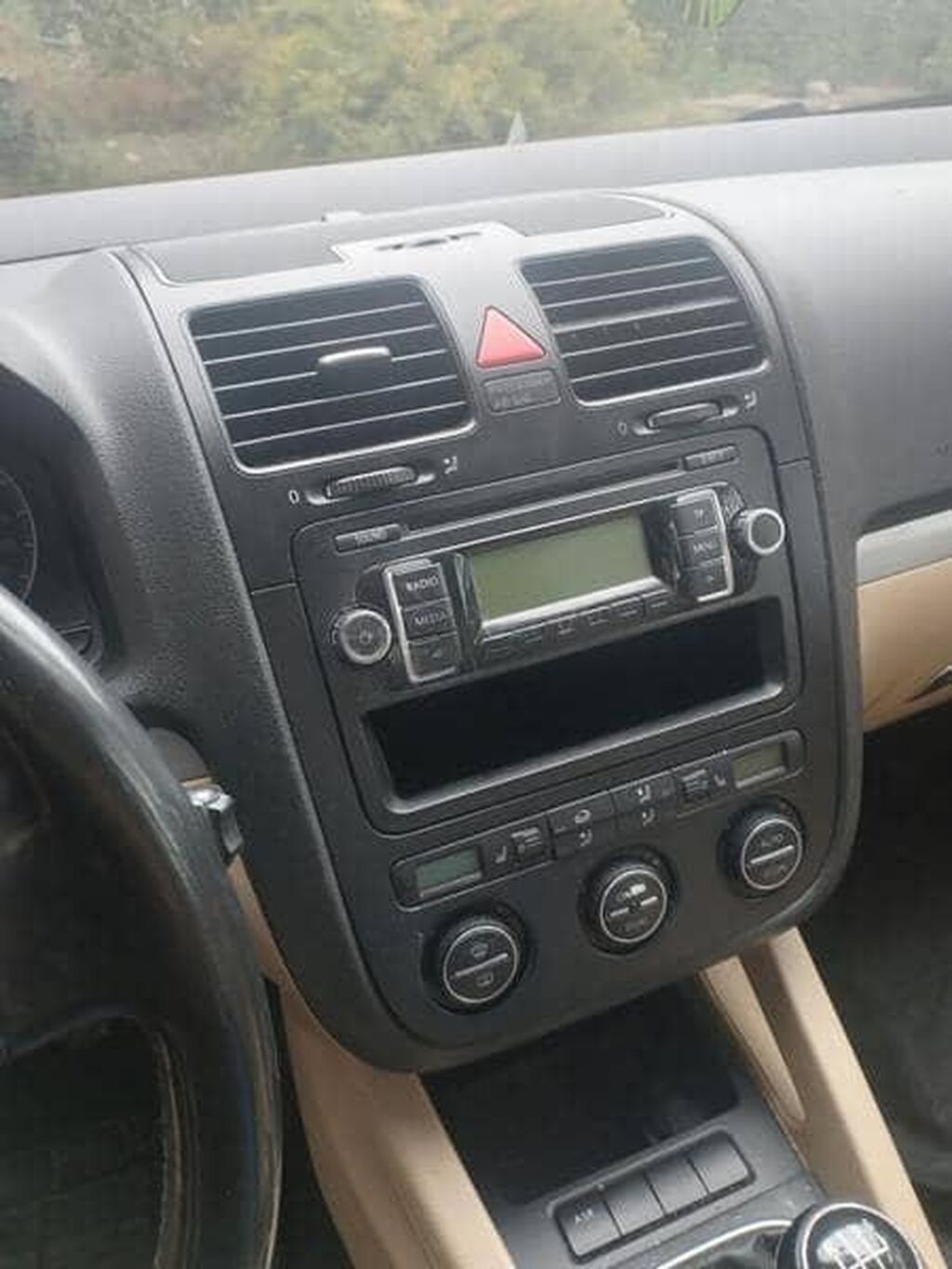 CENTRALNA KONZOLA ZA VOLKSWAGEN GOLF 5 | Centralna konzola Golf 5