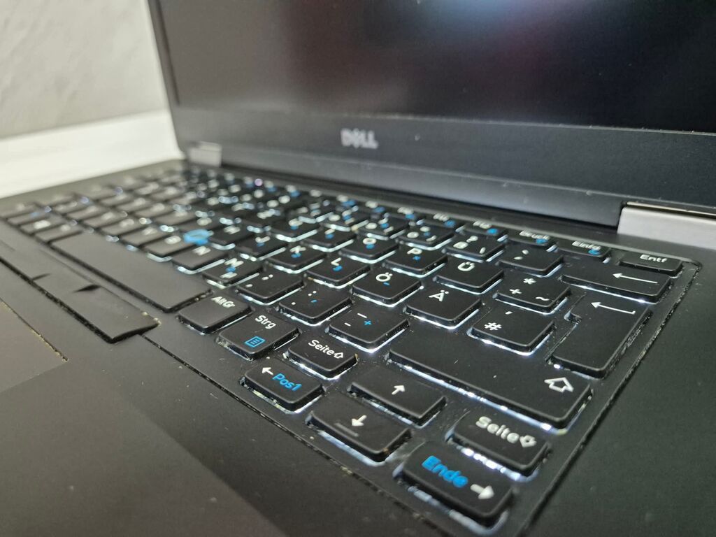 Dell Latitude serije (14") – poslovni laptop - Ekran: 14 inča, mat