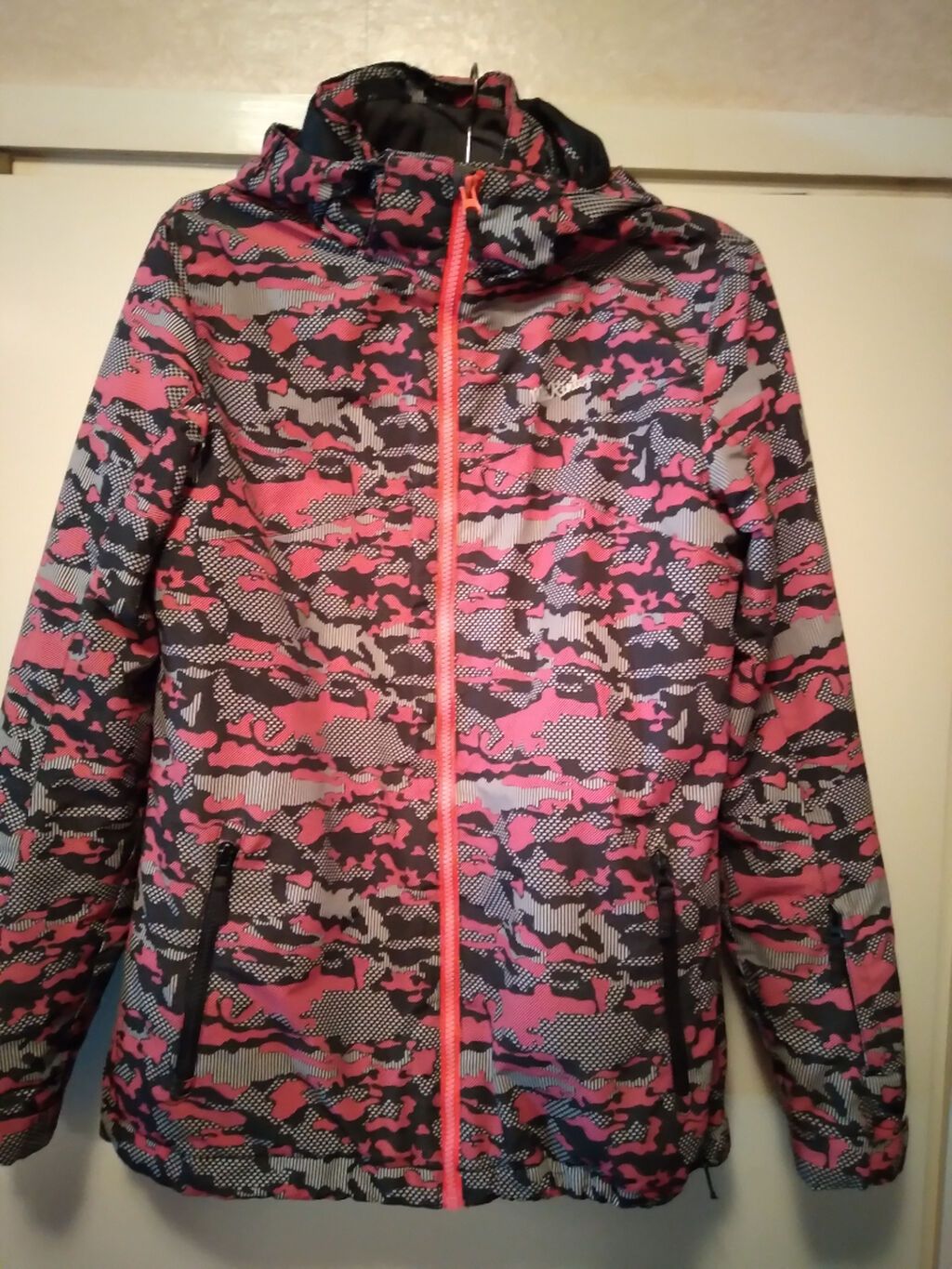 Ski zenska jakna Mc Kinley oko br.40,sa kapuljacom na
