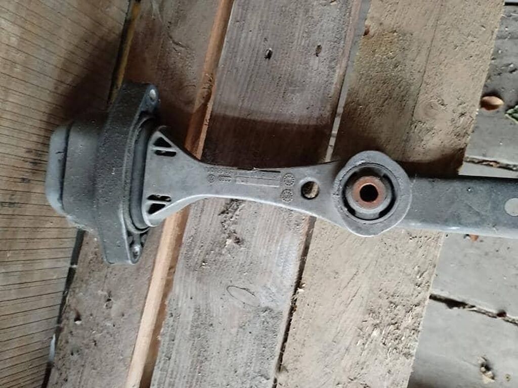NOSAC MENJACA ZA VOLKSWAGEN GOLF 4 | Delovi Golf 4