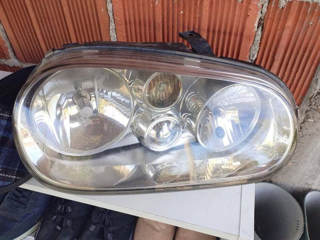 FAR ZA VOLKSWAGEN GOLF 4 | Farovi i Stopovi Golf 4 Ostali delovi
