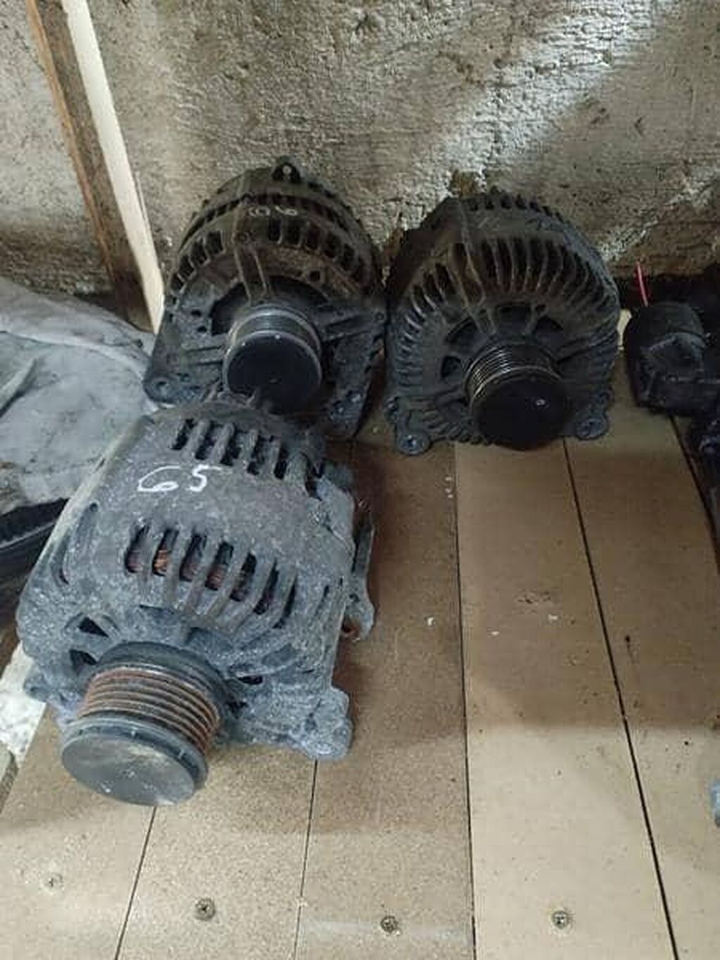 ALTERNATOR ZA VOLKSWAGEN BORA, BUBA, GOLF 4 . | Ostali delovi vw