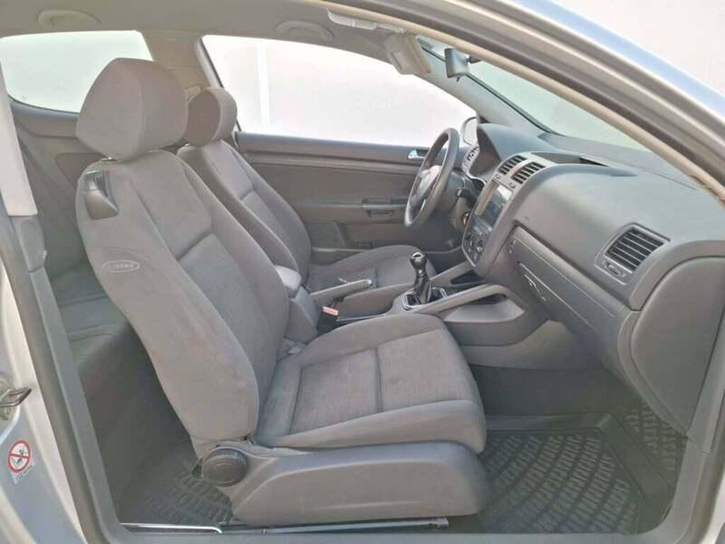 VOLKSWAGEN GOLF 5 - KOMPLETAN AUTO U DELOVIMA | Delovi za Golf 5