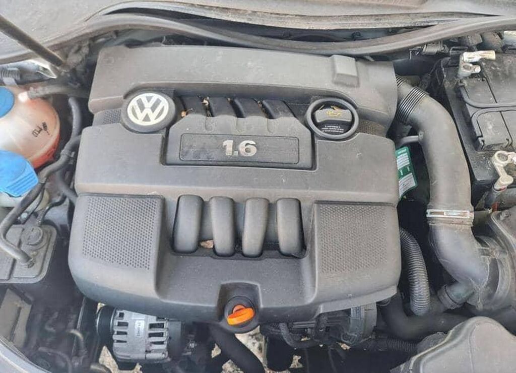 1.6 ZA VOLKSWAGEN GOLF 5 | Motor za Golf 5 1.6B odlicno stanje