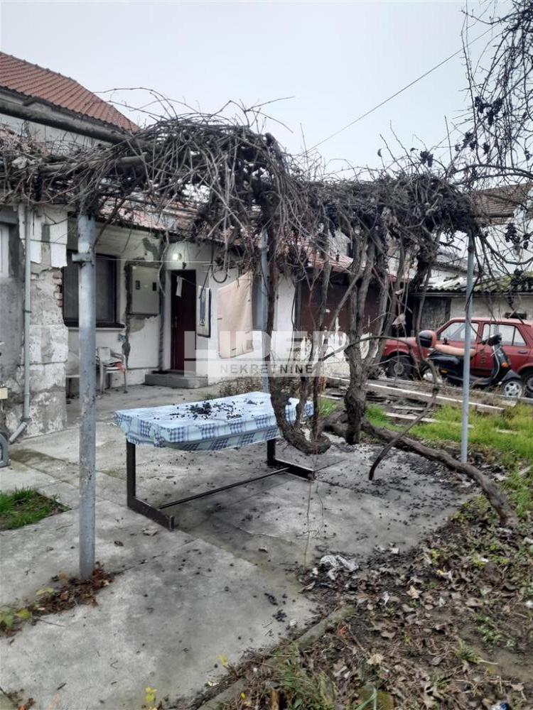 Kuća na placu od 5.14a, pogodno za investitore ID#135149.