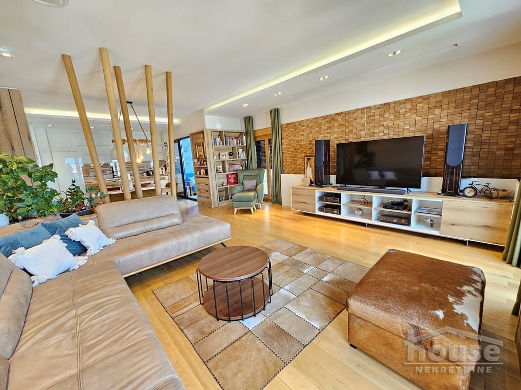 Četvorosoban stan na prodaju, Centar, Novi Sad, 132m², 4. sprat, 550.000 €