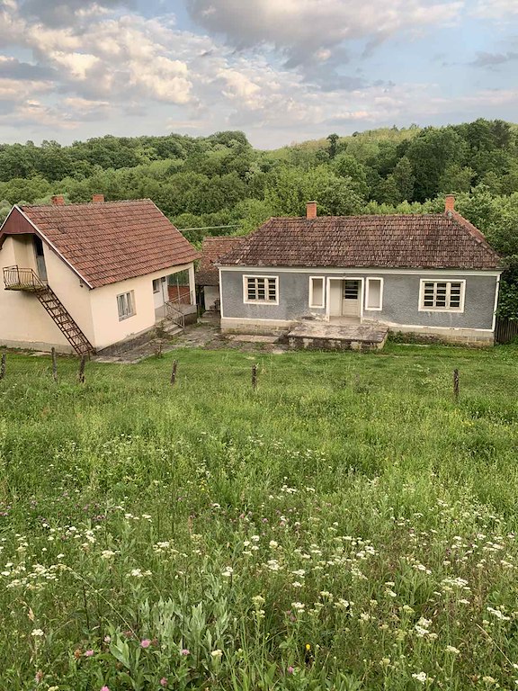 Dve kuce na prodaju-Bogovadja
34.000 €