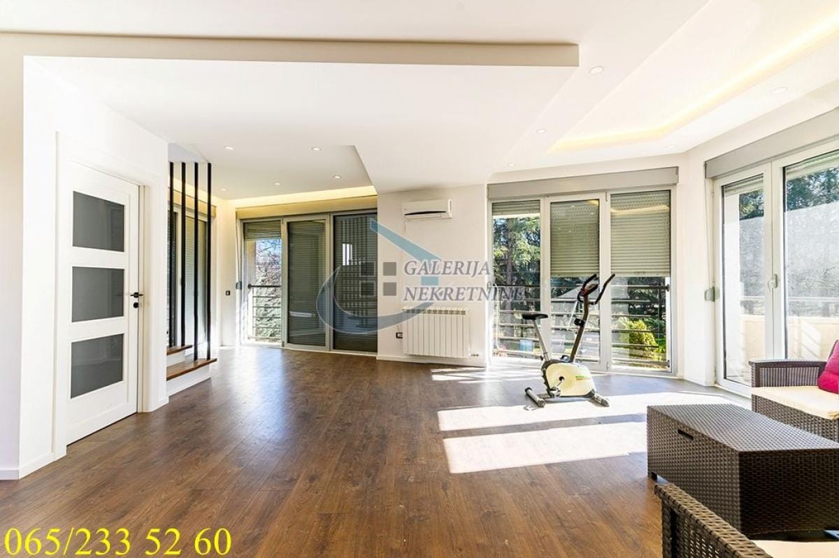 Petosoban stan na prodaju, Banovo Brdo, Beograd, 195m², 740.000 €