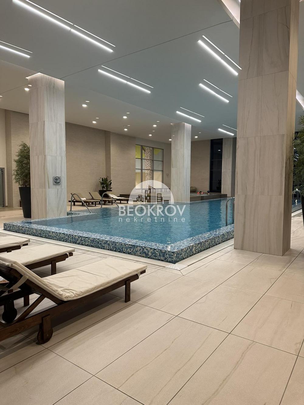 Bazen, teretana, sauna, 2 garaže u zgradi... ID#1176
1.500 €