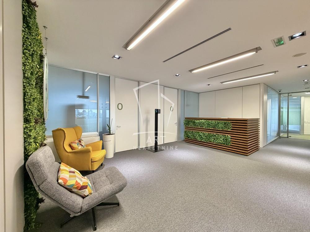 Novi Beograd - poslovni prostor ID#15373
14.300 €