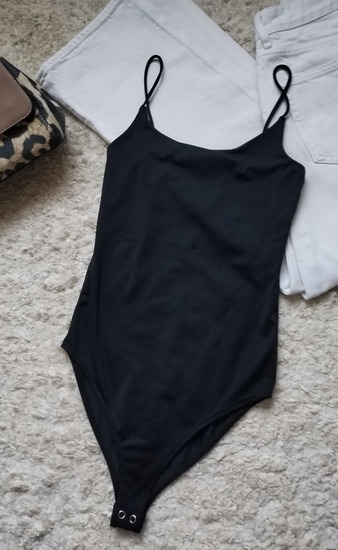    STRADIVARIUS body ☆ Vel XS ☆