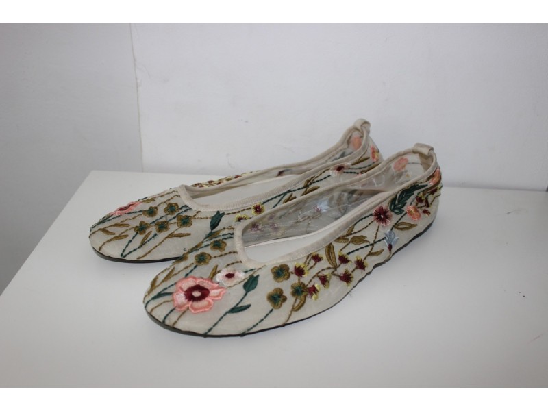 ZARA baletanke zenske providne 40-41