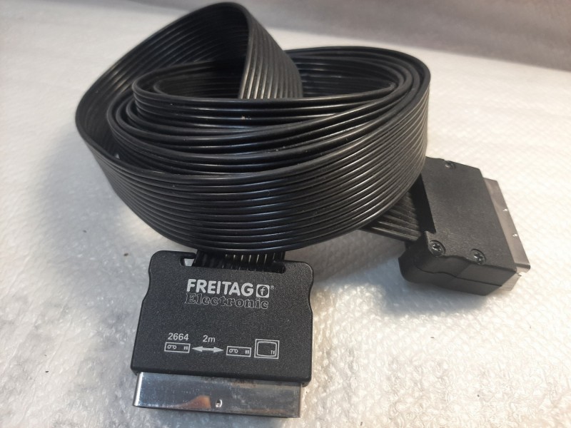 FREITAG ELECTRONIC PLJOSNAT SCART KABL 2METRA NEPROBANO