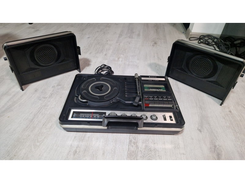 sanyo Portable music centar