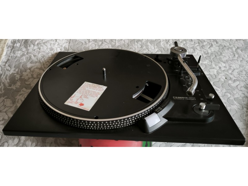 Gramofon Technics za ugradnju