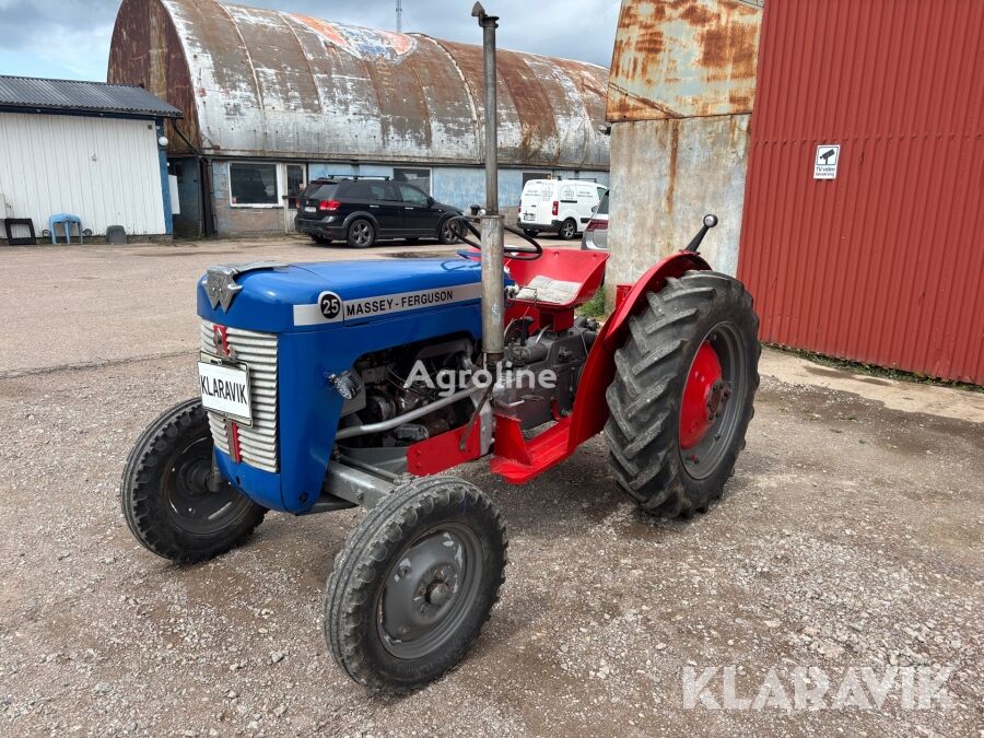 Prodaje se Massey Ferguson 25 traktor točkaš na aukciji