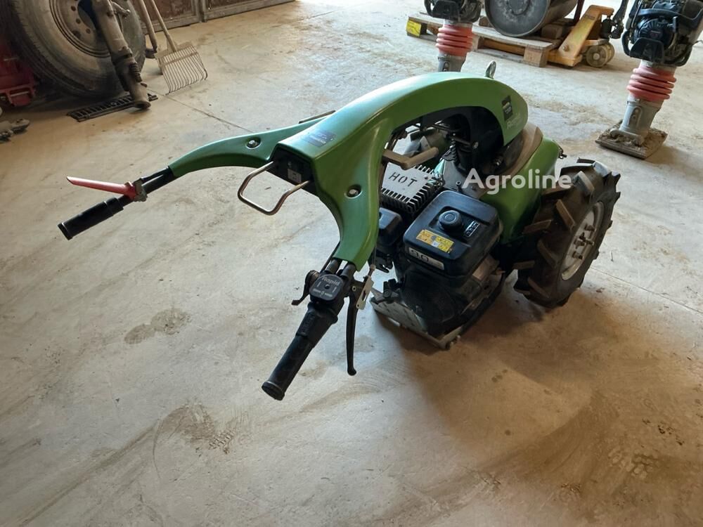 Prodaje se motokultivator na aukciji