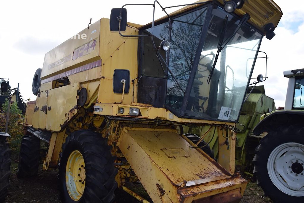 New Holland TF 44 kombajn za žito