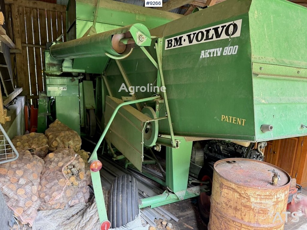 Volvo Aktiv M800 kombajn za žito