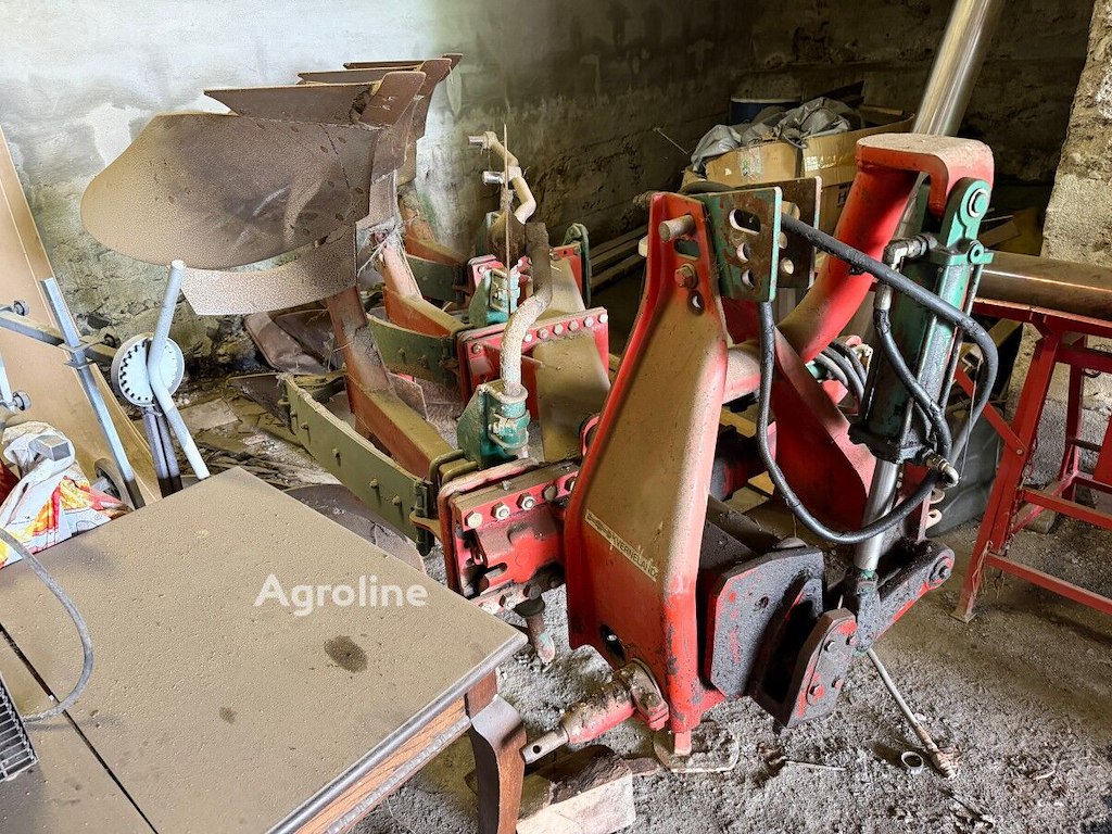 Prodaje se Kverneland 3 skjærs vendeplog reverzibilni plug na aukciji
