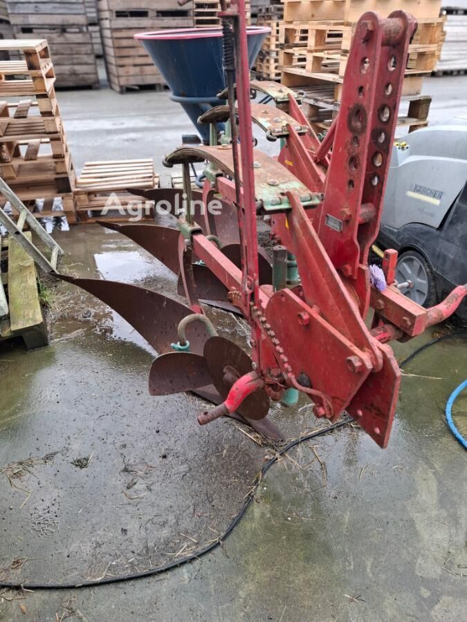 Prodaje se Kverneland plog plug na aukciji