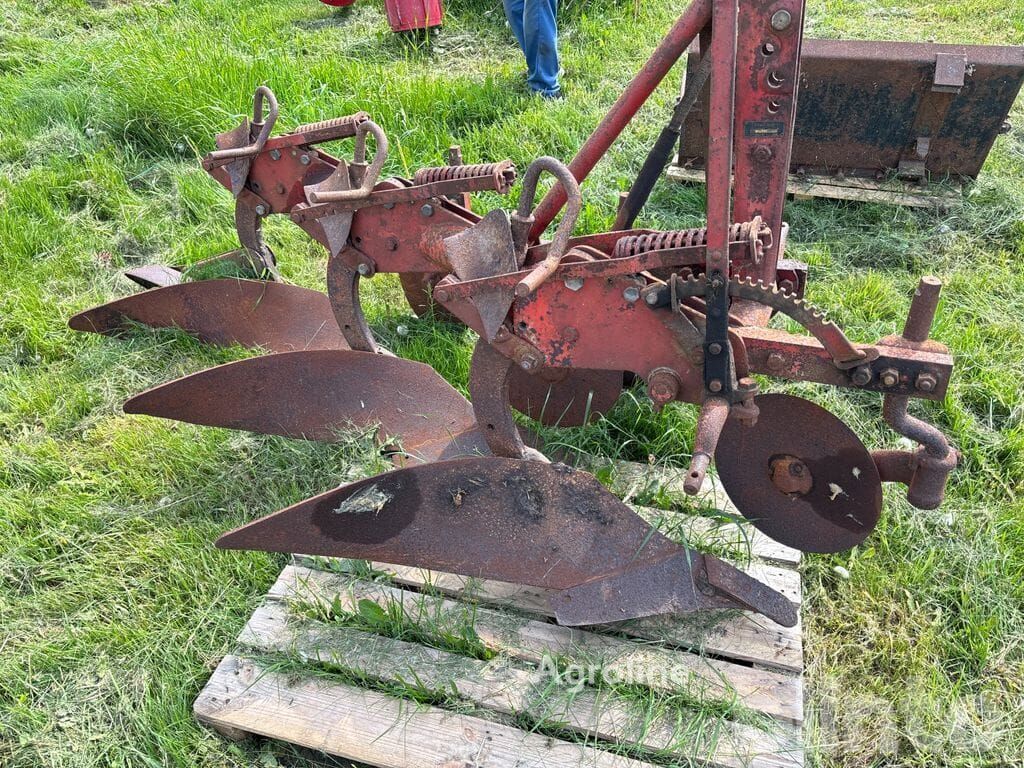 Prodaje se Kverneland MD plug na aukciji