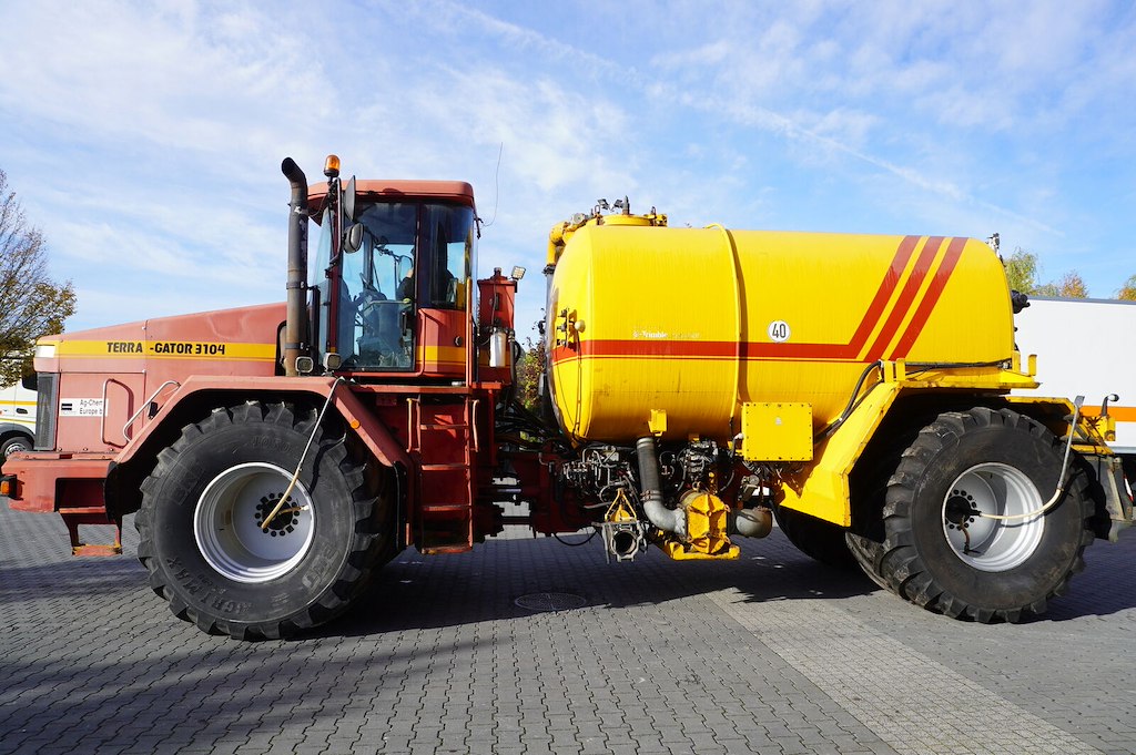 TerraGator TG 3104 Self-propelled liquid manure spreader rasipači veštačkog đubriva
