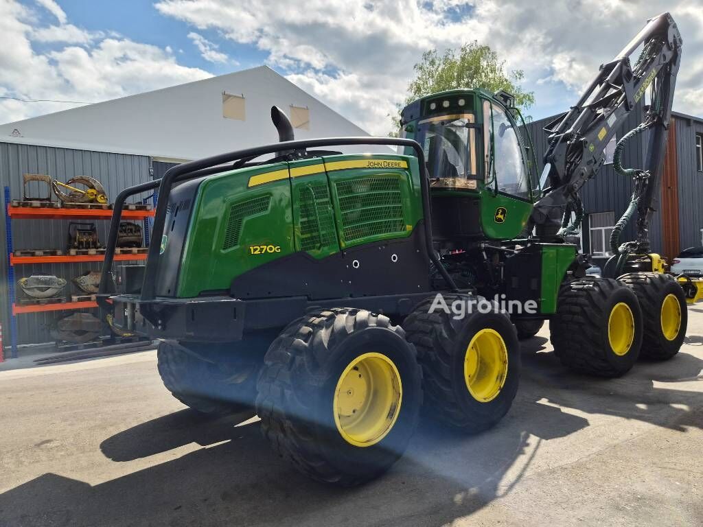 John Deere 1270 G harvester