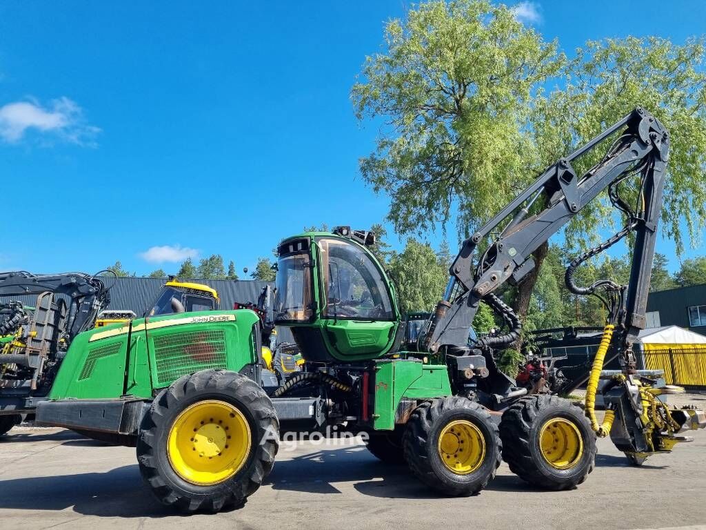 John Deere 1170 E harvester