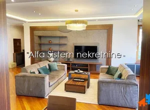 Izdavanje Stan - Beograd, Vračar: Hram Svetog Save - Neimar - Čubura