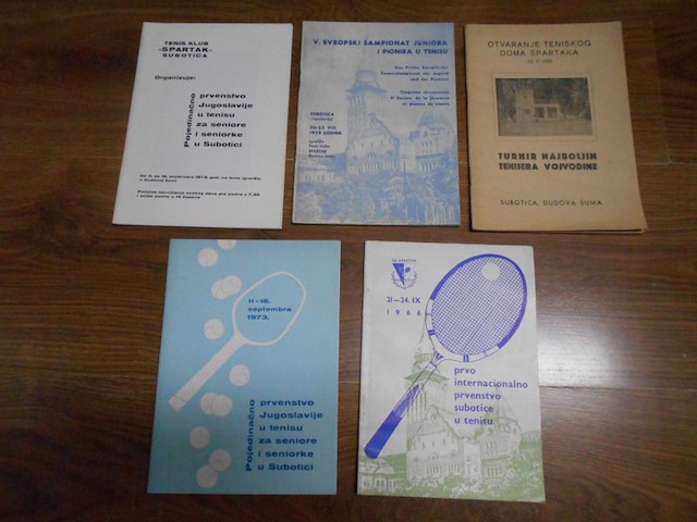 LOT od 5 knjiga o tenisu u Subotici