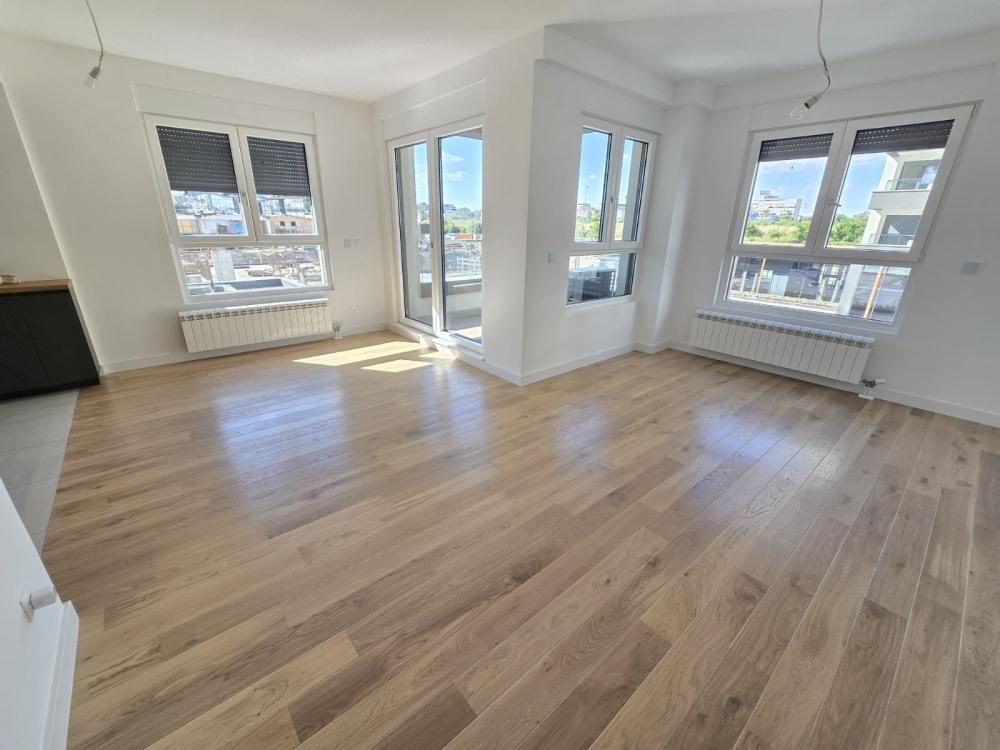 Tadije Sondermajera, Trosoban stan za izdavanje, 80m2, 1.300€