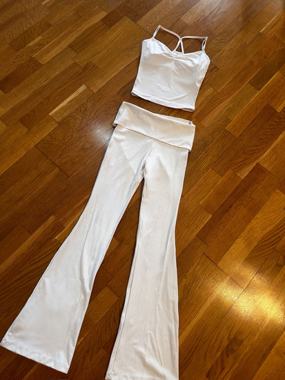 Bershka active wear top i pantalone xs