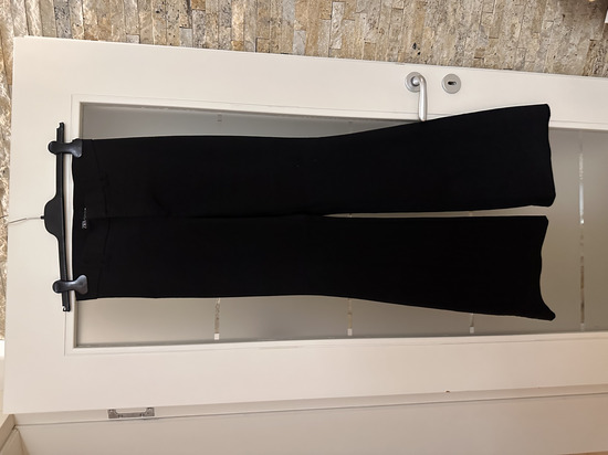 Crne Zara pantalone