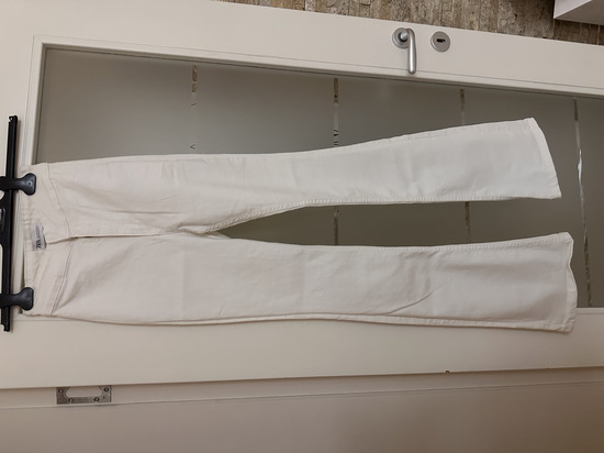 Zara bele pantalone