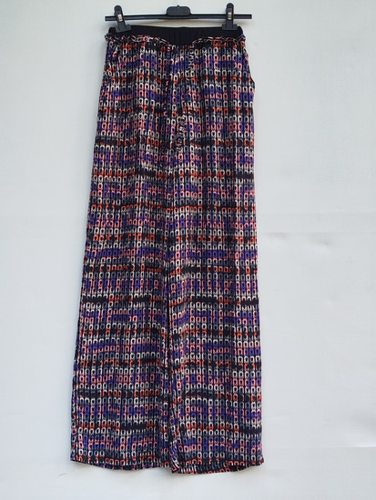 Letnje pantalone sirokih nogavica