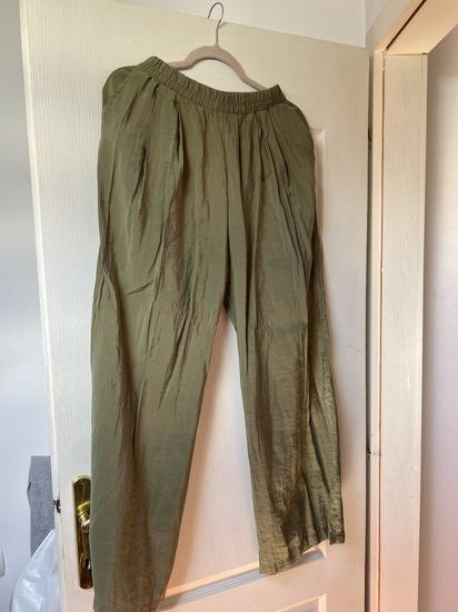 Reserved pantalone