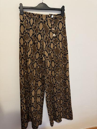 Zenske pantalone velicina S/M