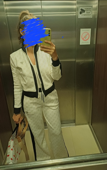 Guess trenerka M