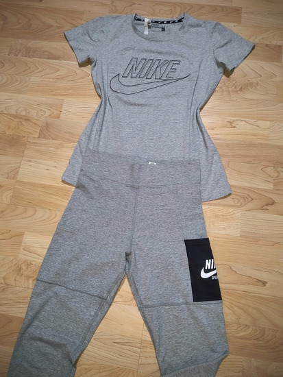 Nike siva majica i helanke DANAS 1400