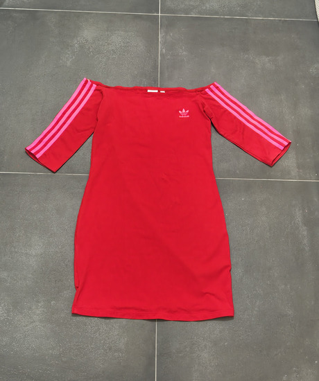 ADIDAS ORIGINAL HALJINA spustena ramena