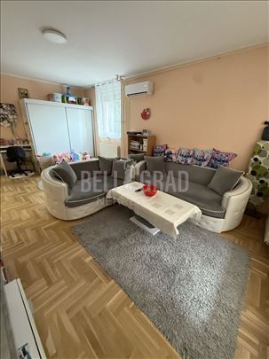 Odličan za poslovni prostor