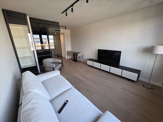 Namesten Lux Stan , Airport Garden 34m2,Neuseljen