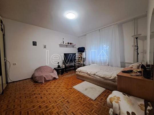 Stan,Novi Sad,Bulevar Oslobođenja,kv: 37.00